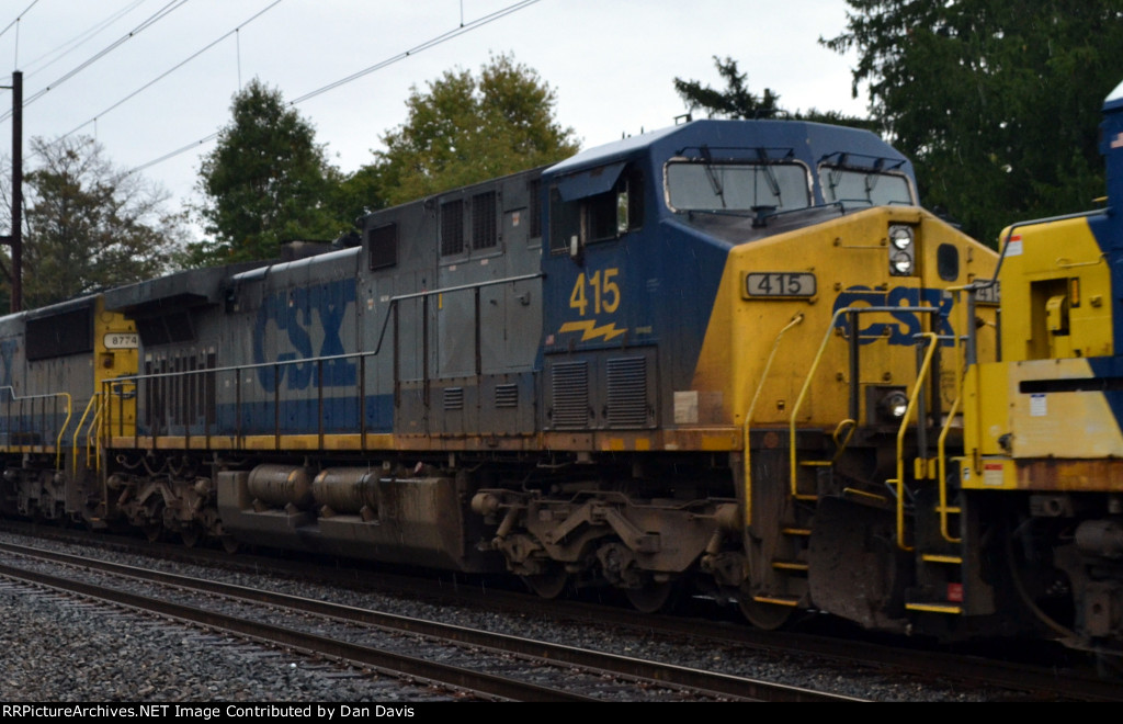 CSX AC44CW 415 on Q418-02